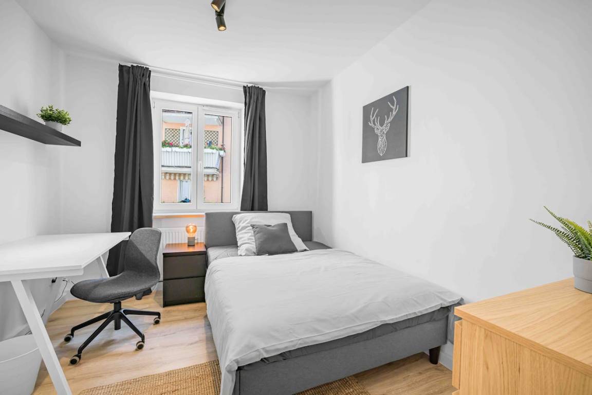 83 M² Private Room ∙ 1 Bedroom ∙ 1 Guest - Munich