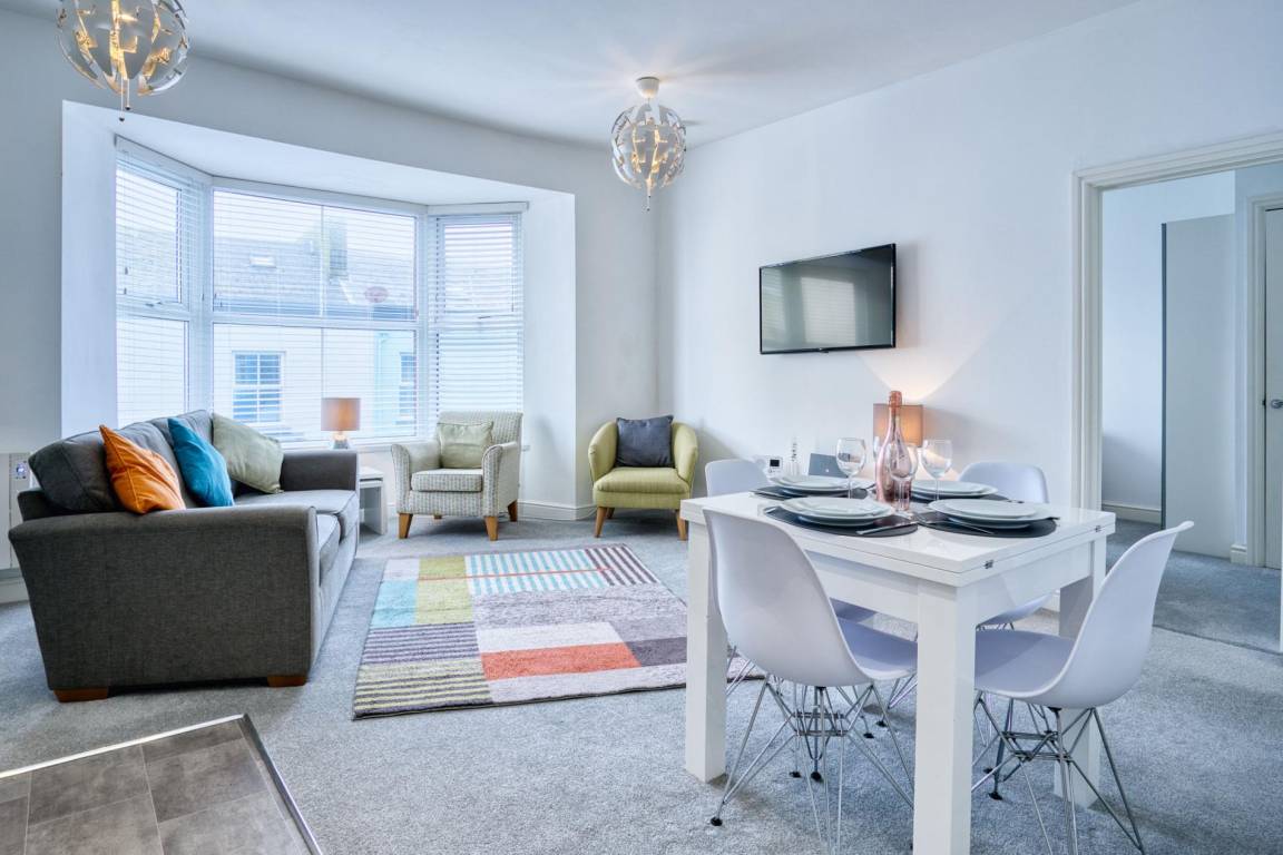 70 M² Apartment ∙ 2 Bedrooms ∙ 4 Guests - Waterwynch House