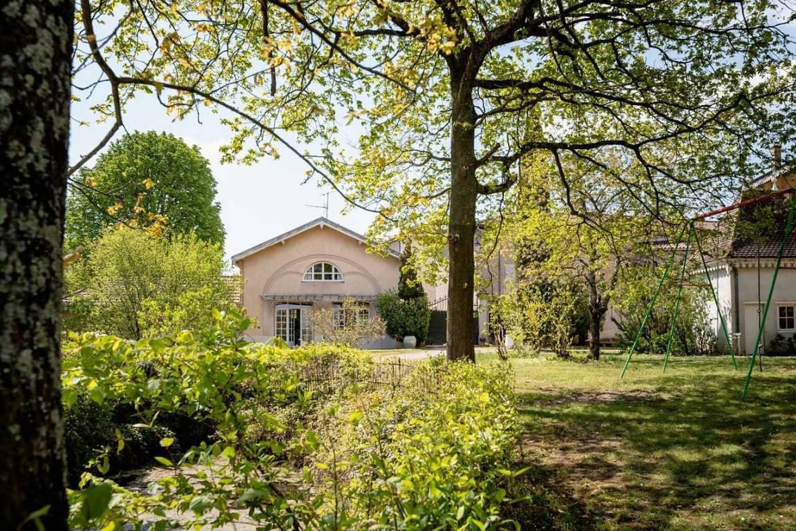 121 M² Gîte ∙ 1 Chambre ∙ 2 Personnes - Juliénas
