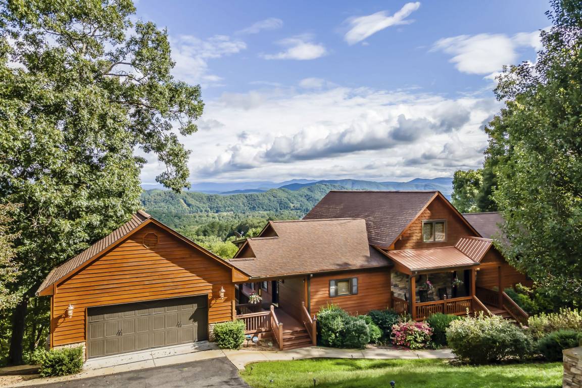 340 M² House ∙ 4 Bedrooms ∙ 10 Guests - Murphy, NC