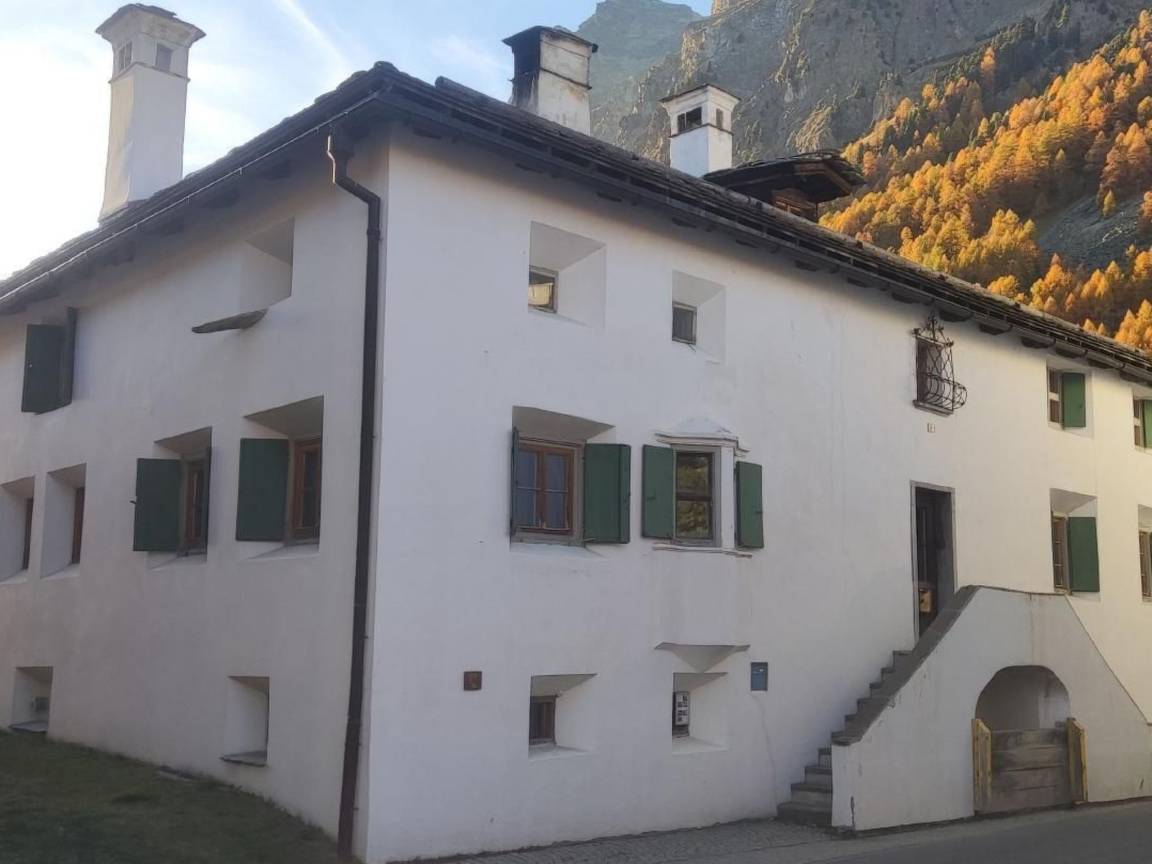 180 M² Ferienhaus ∙ 5 Schlafzimmer ∙ 9 Gäste - Maloja