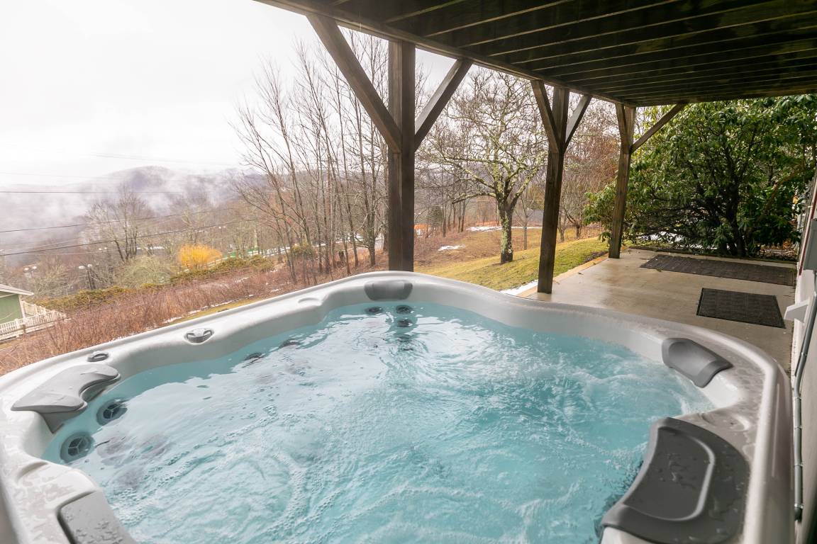 House ∙ 3 Bedrooms ∙ 10 Guests - Boone, NC