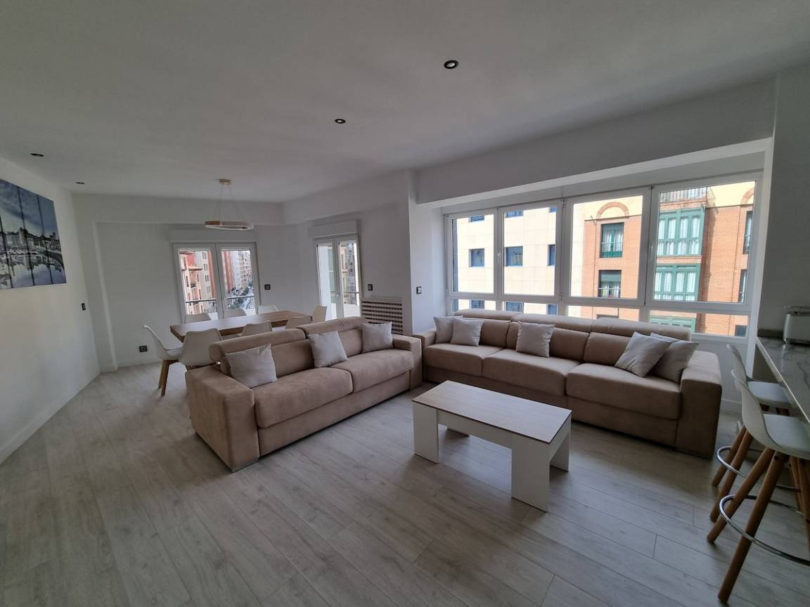 125 M² Apartamento ∙ 4 Habitaciones ∙ 8 Huéspedes - Gijón