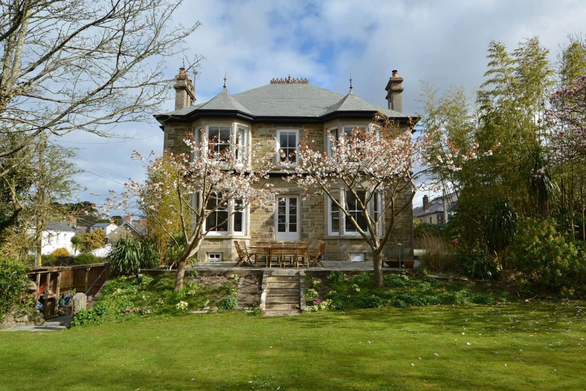 Cottage ∙ 3 Bedrooms ∙ 6 Guests - Perranporth
