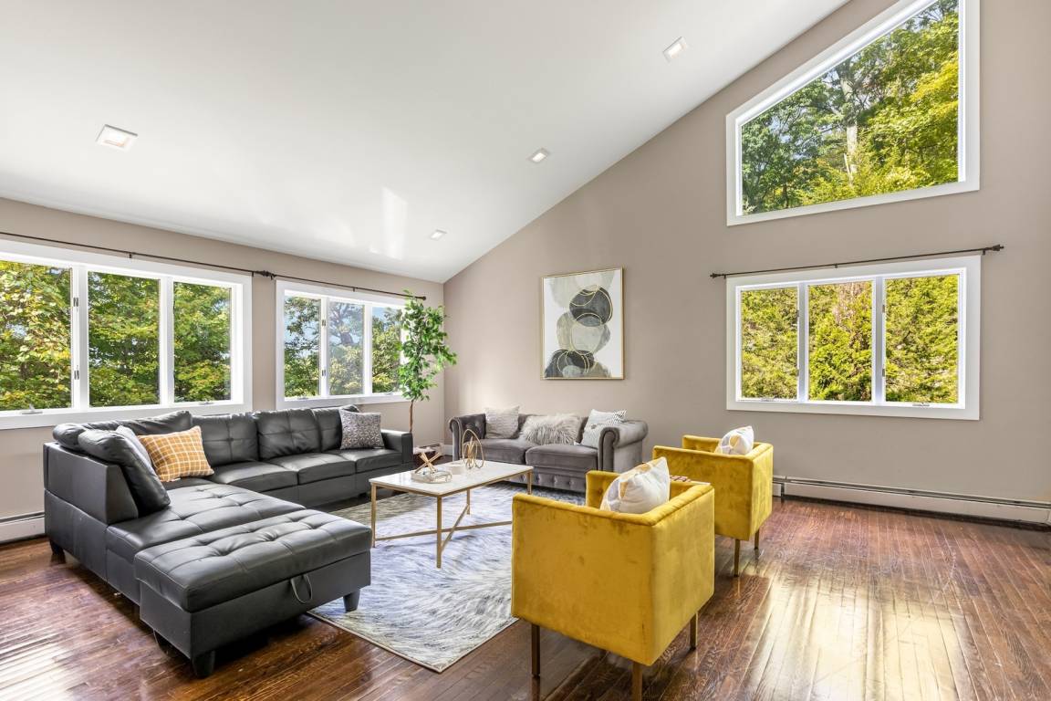 Villa ∙ 4 Bedrooms ∙ 12 Guests - Chester, NY