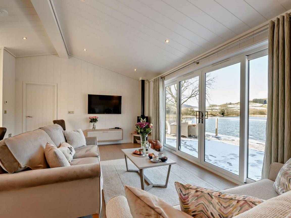 Lodge ∙ 2 Bedrooms ∙ 4 Guests - England