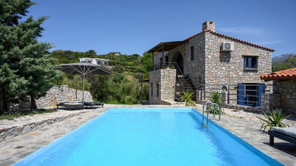 260 M² Apartment ∙ 5 Bedrooms ∙ 12 Guests - Plakias