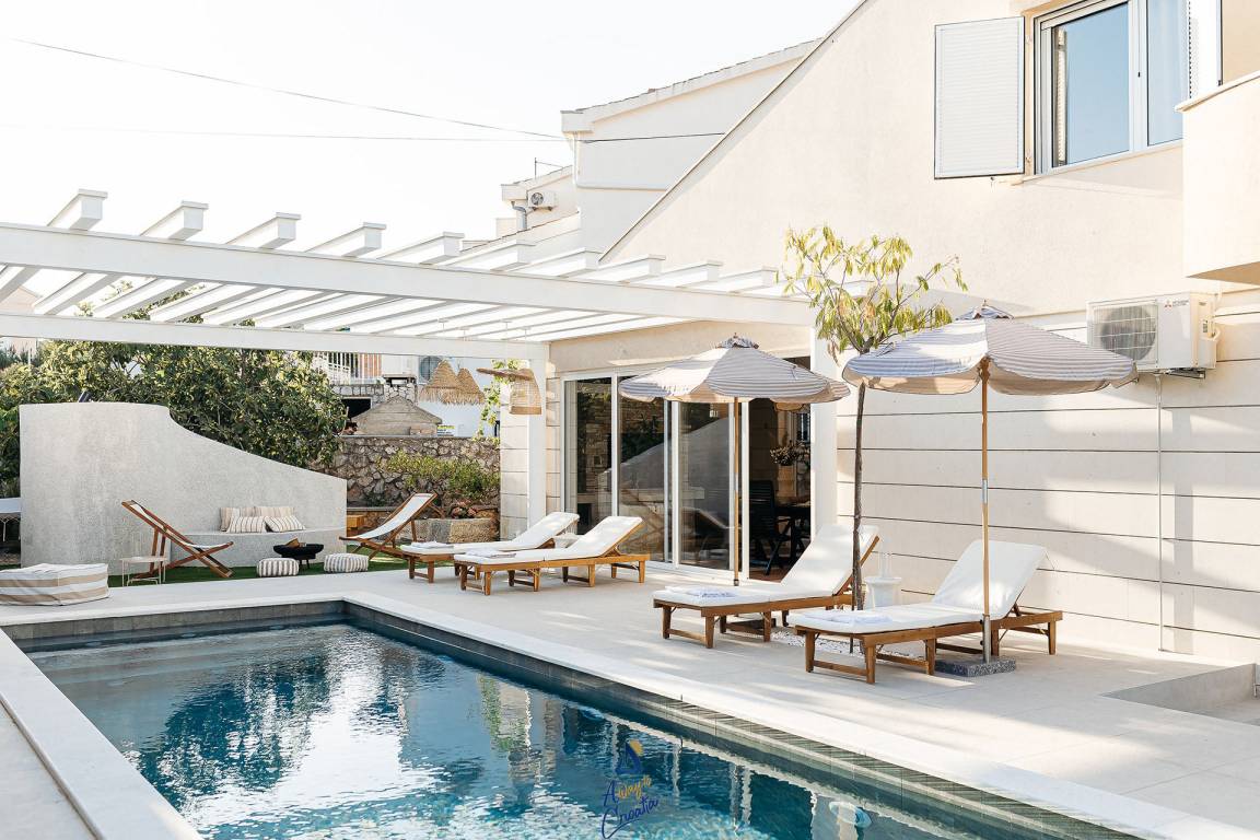 240 M² Villa ∙ 4 Schlafzimmer ∙ 8 Gäste - Murter