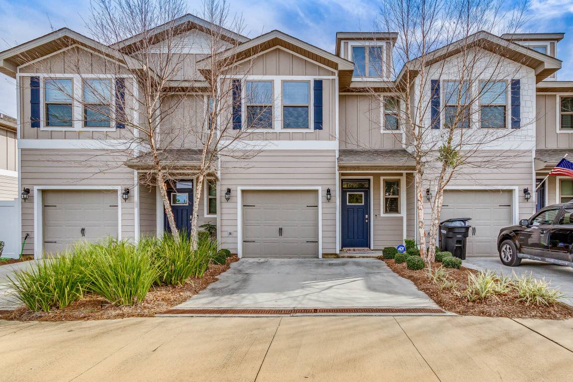 143 M² Apartment ∙ 3 Bedrooms ∙ 6 Guests - Warrington, FL