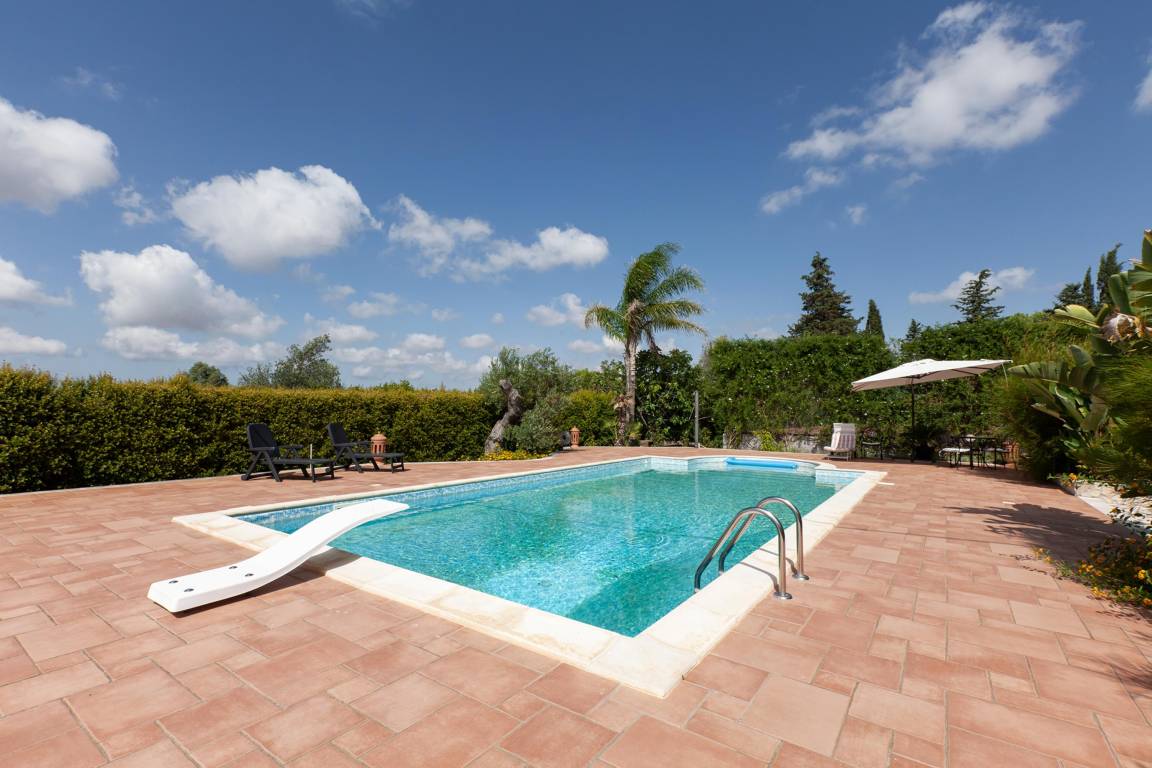 250 M² Villa ∙ 5 Chambres ∙ 12 Personnes - Parabita