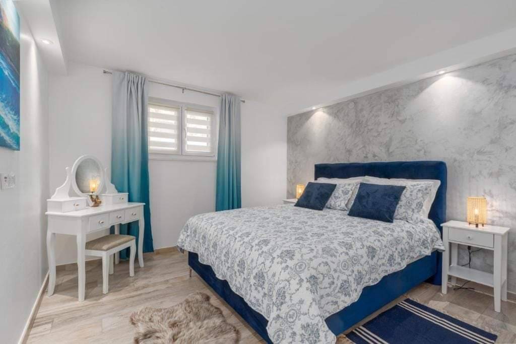60 M² Apartment ∙ 2 Bedrooms ∙ 5 Guests - Pula