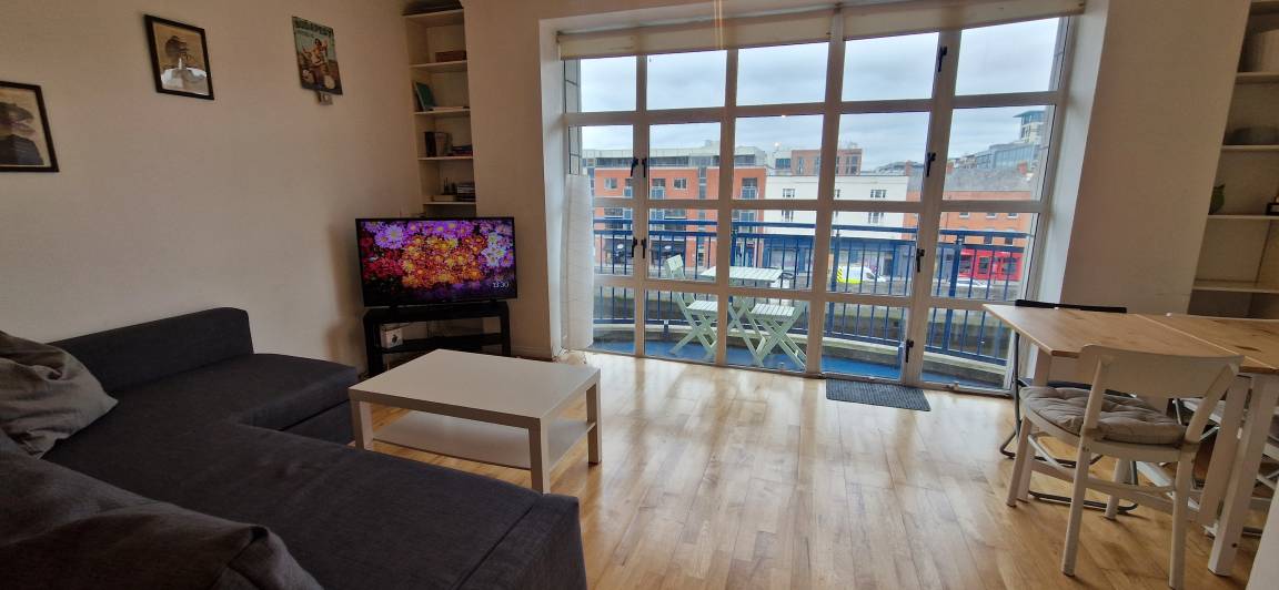 Apartment ∙ 2 Bedrooms ∙ 4 Guests - Dún Laoghaire