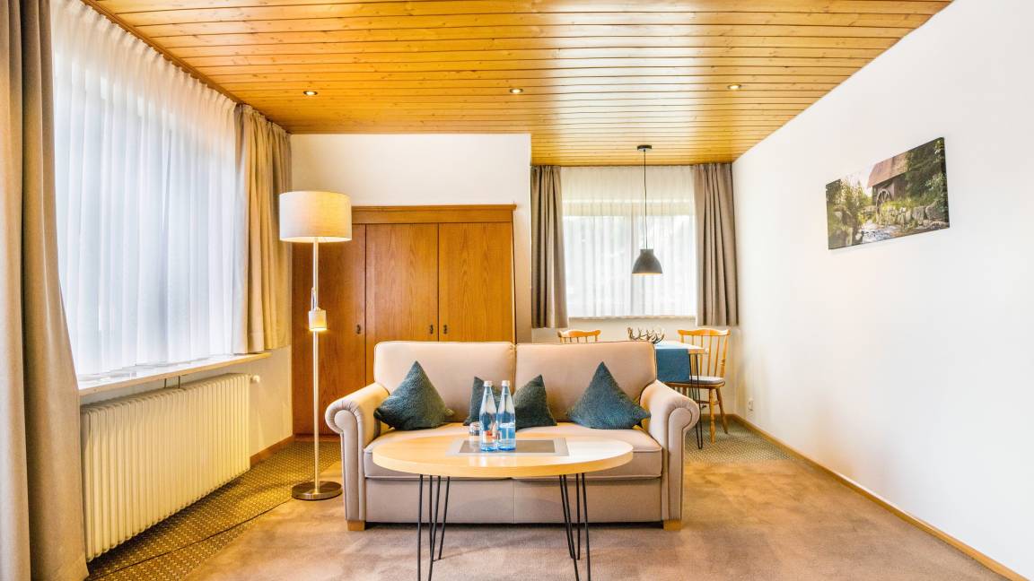 60 M² Ferienwohnung ∙ 1 Schlafzimmer ∙ 2 Gäste - Hinterzarten
