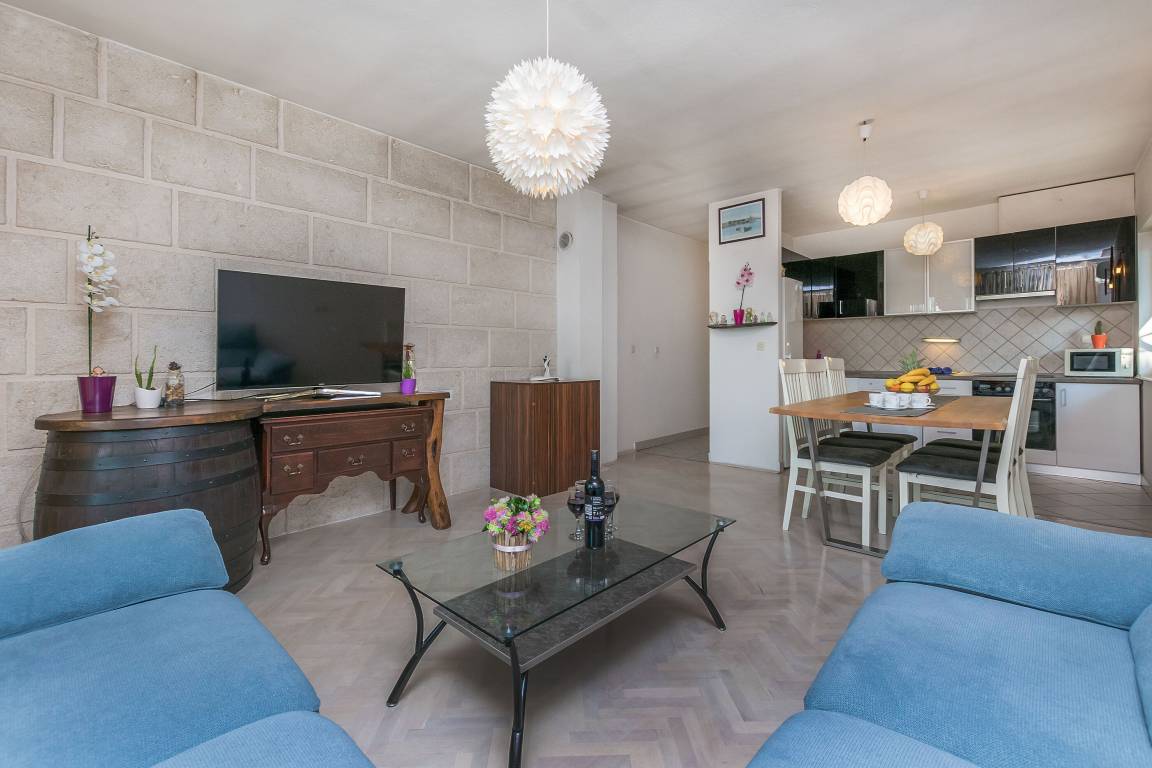 70 M² Appartement ∙ 2 Chambres ∙ 5 Personnes - Makarska