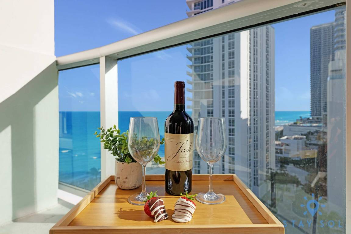 Apartment ∙ 1 Bedroom ∙ 4 Guests - Hollywood, FL