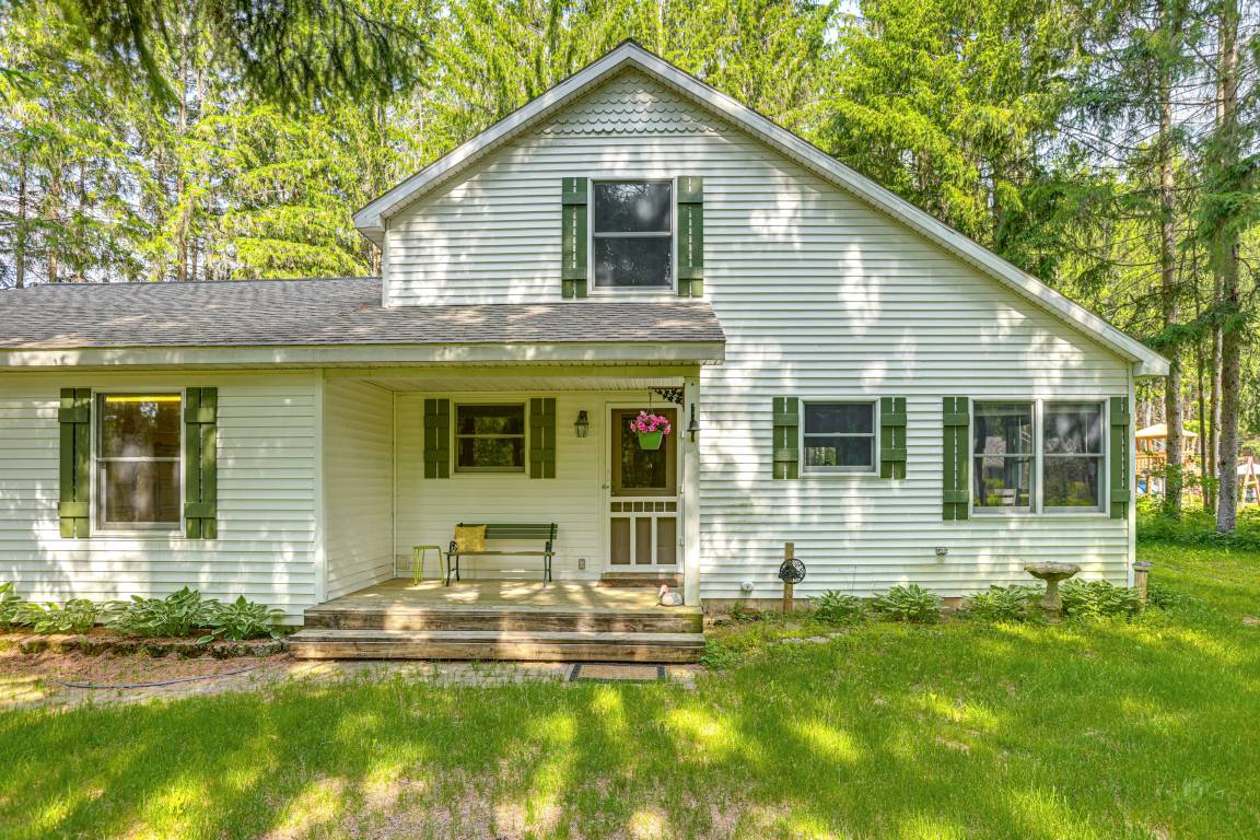 130 M² House ∙ 2 Bedrooms ∙ 6 Guests - Tustin, MI