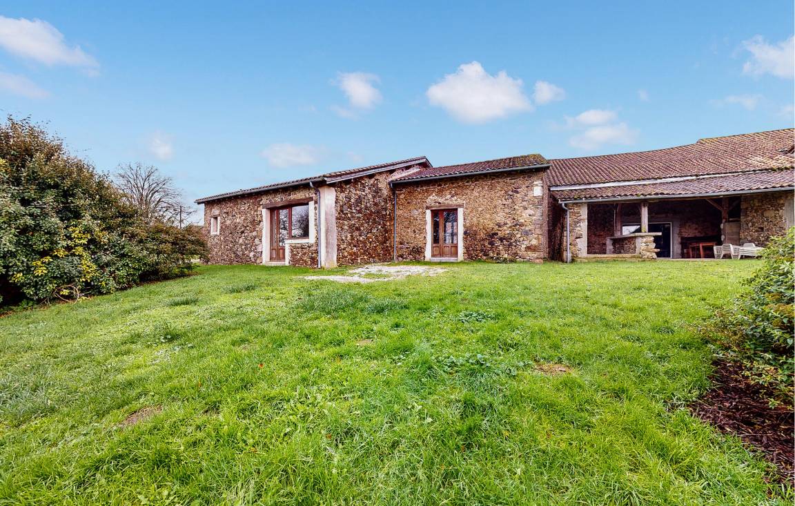 120 M² Maison De Vacances ∙ 3 Chambres ∙ 8 Personnes - Nontron