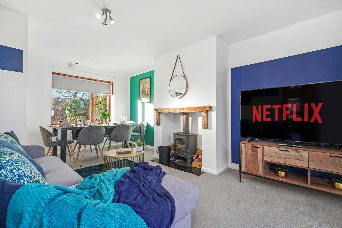 91 M² House ∙ 4 Bedrooms ∙ 9 Guests - Rugby