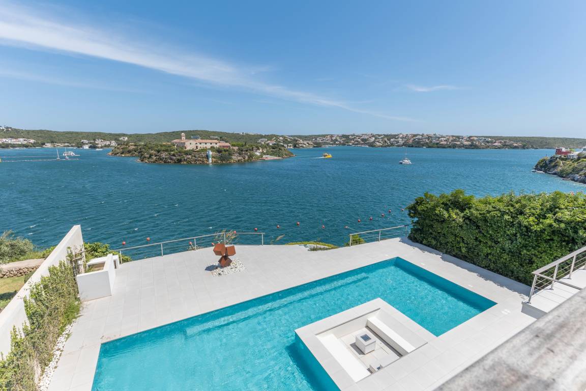 600 M² Villa ∙ 5 Bedrooms ∙ 10 Guests - Mahón