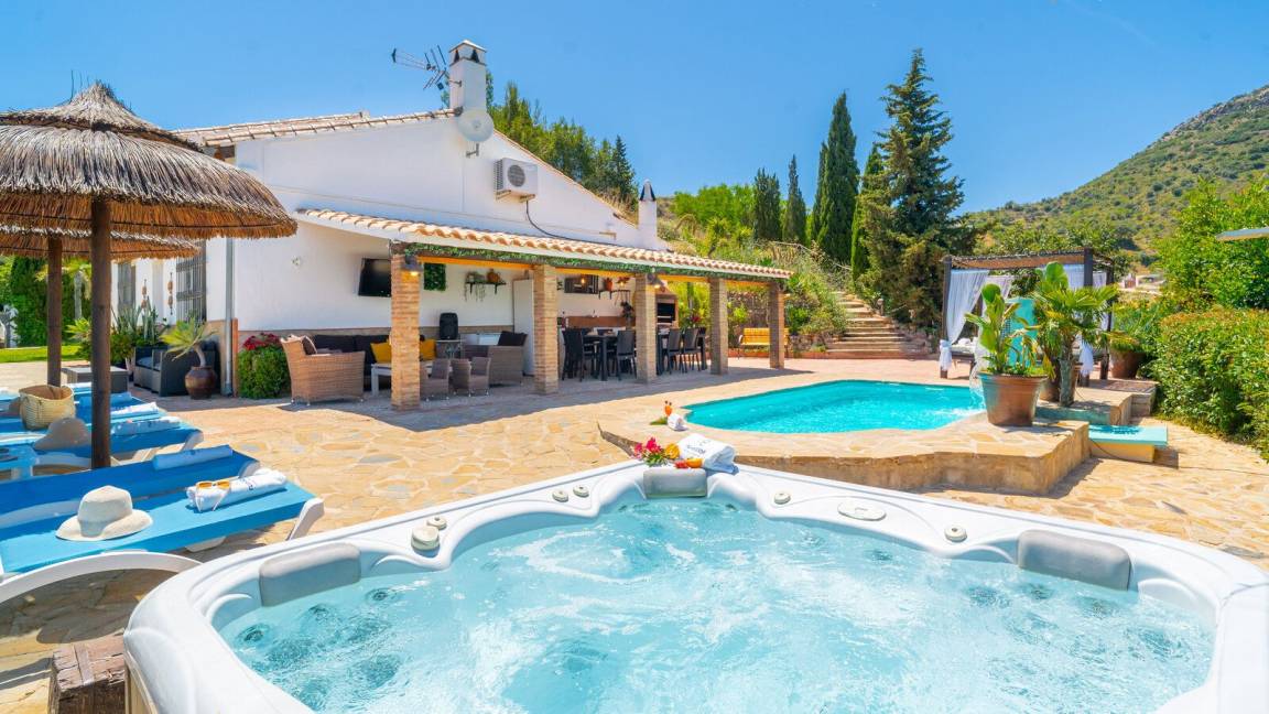 140 M² Ferienhaus ∙ 5 Schlafzimmer ∙ 14 Gäste - Torremolinos