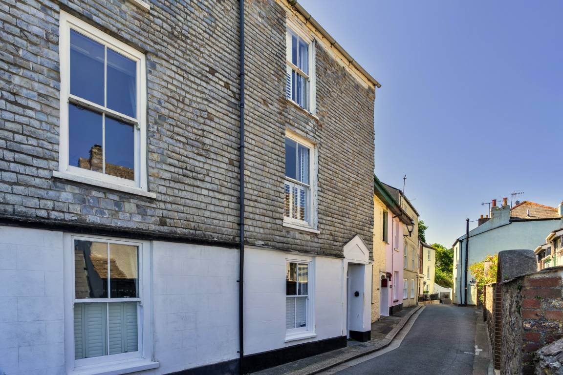 160 M² House ∙ 4 Bedrooms ∙ 9 Guests - Plymouth