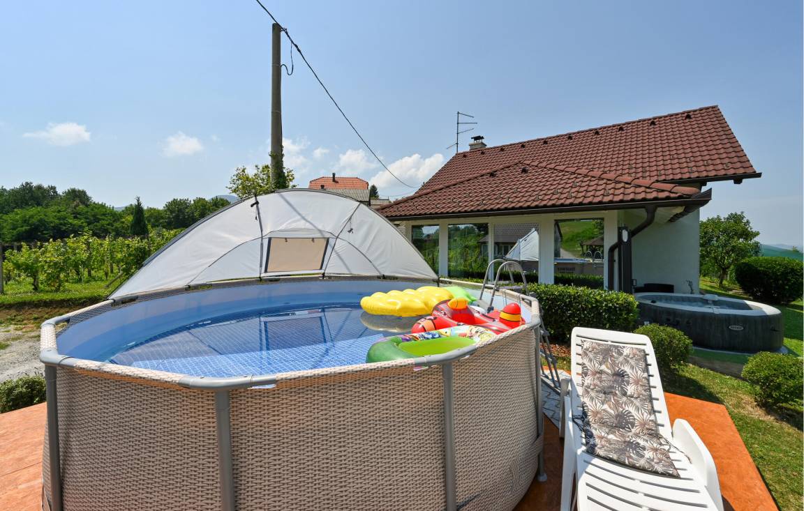 110 M² Huis ∙ 2 Slaapkamers ∙ 6 Gasten - Kroatië
