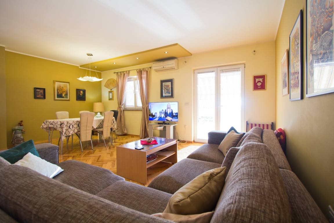 90 M² Apartment ∙ 2 Bedrooms ∙ 4 Guests - Poreč