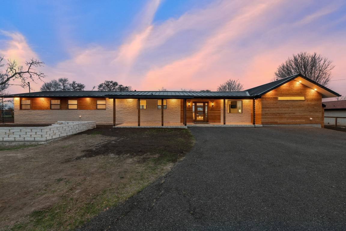 279 M² House ∙ 5 Bedrooms ∙ 10 Guests - Kerrville, TX