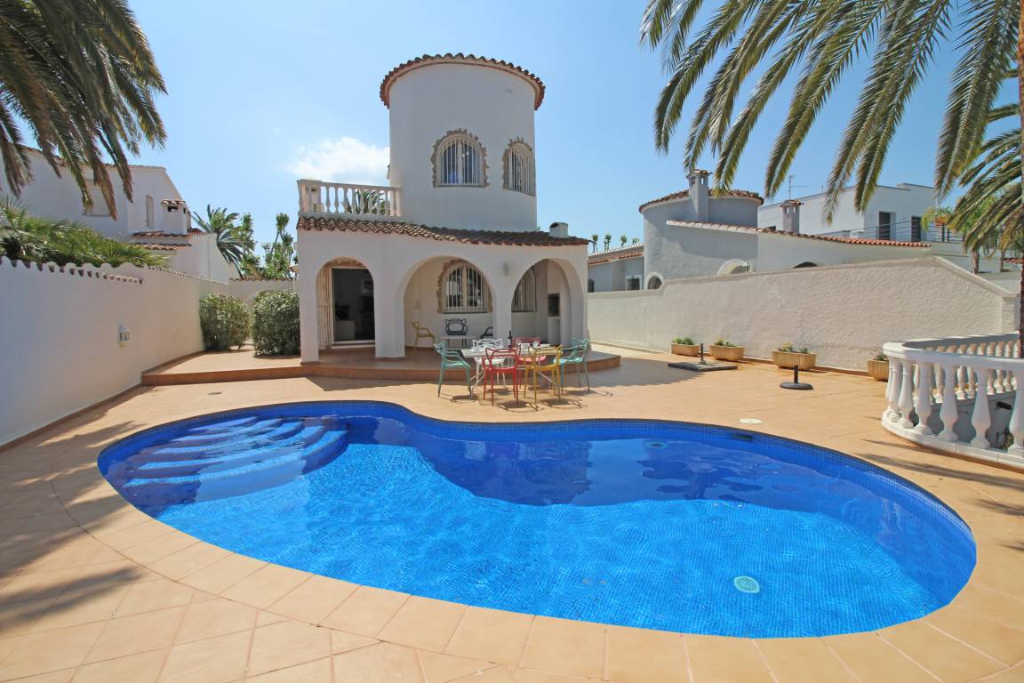 90 M² Villa ∙ 3 Chambres ∙ 8 Personnes - Empuriabrava