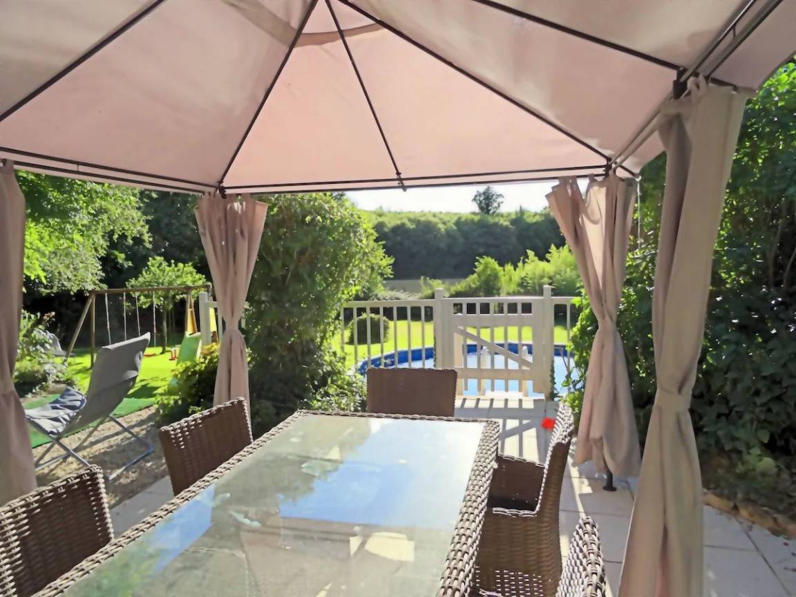 200 M² House ∙ 4 Bedrooms ∙ 9 Guests - Charente