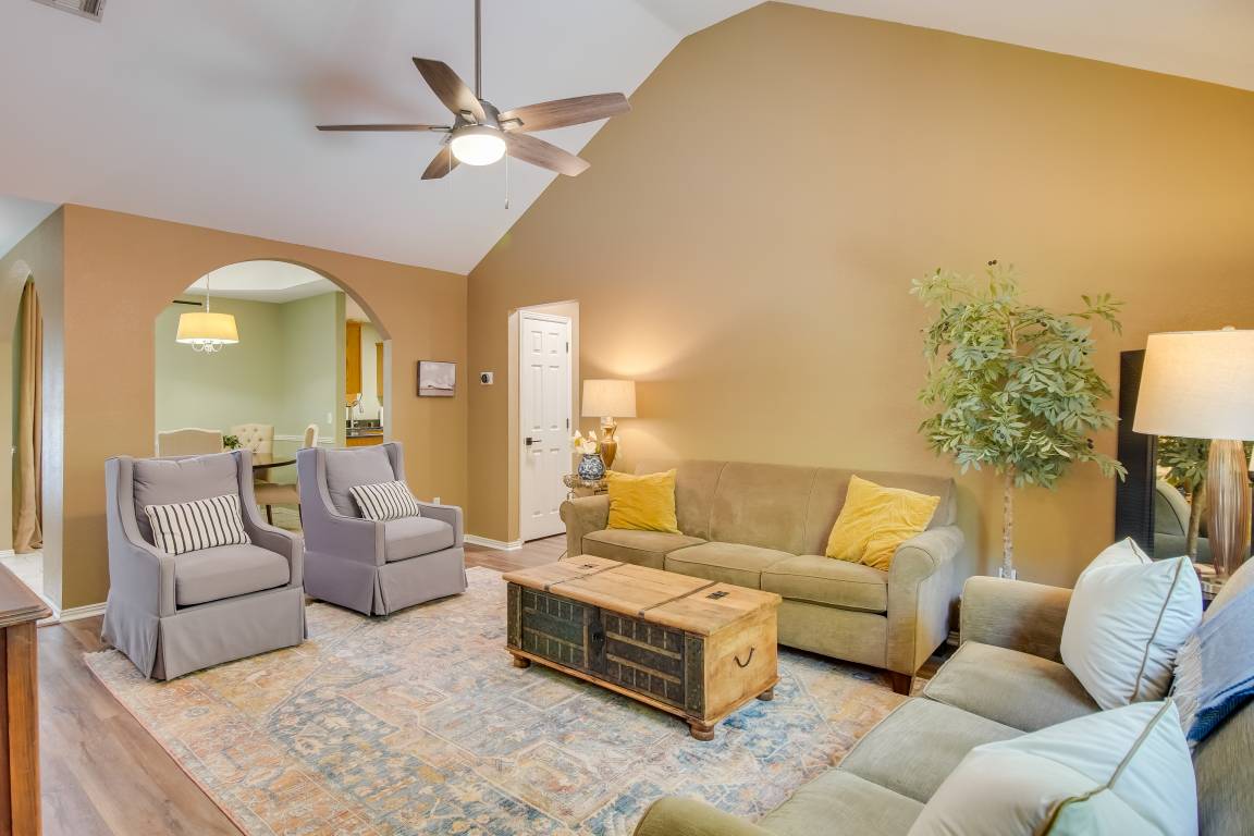 130 M² Casa ∙ 3 Habitaciones ∙ 7 Huéspedes - Fayetteville, AR