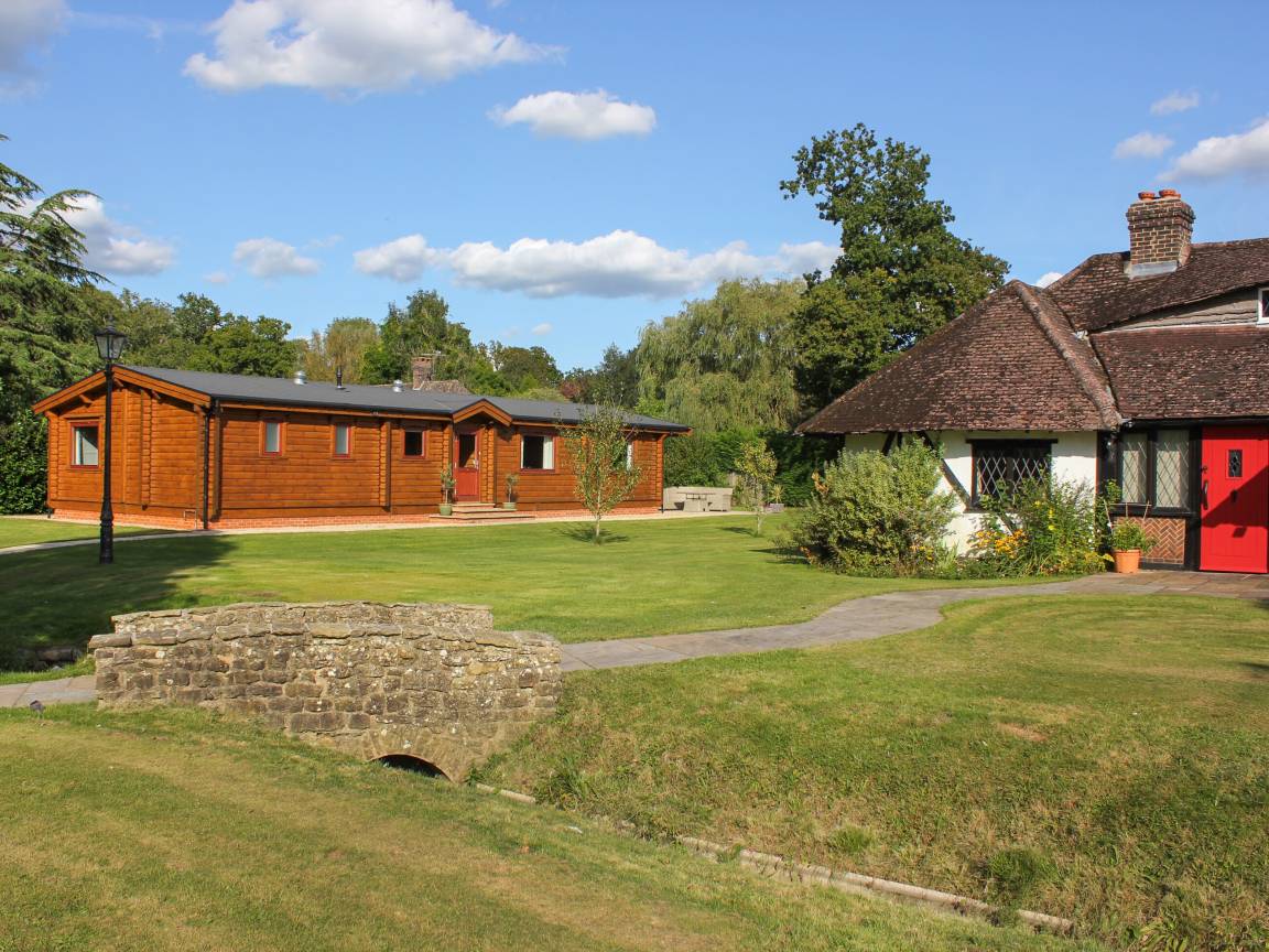 Cottage ∙ 2 Bedrooms ∙ 4 Guests - Steyning