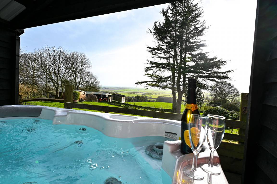 Cottage ∙ 4 Bedrooms ∙ 12 Guests - Kent