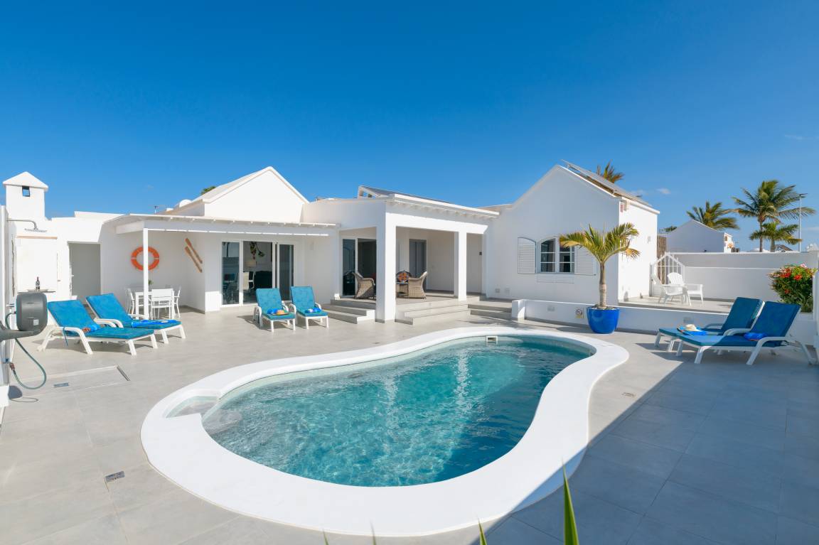 130 M² Villa ∙ 3 Slaapkamers ∙ 6 Gasten - Puerto del Carmen