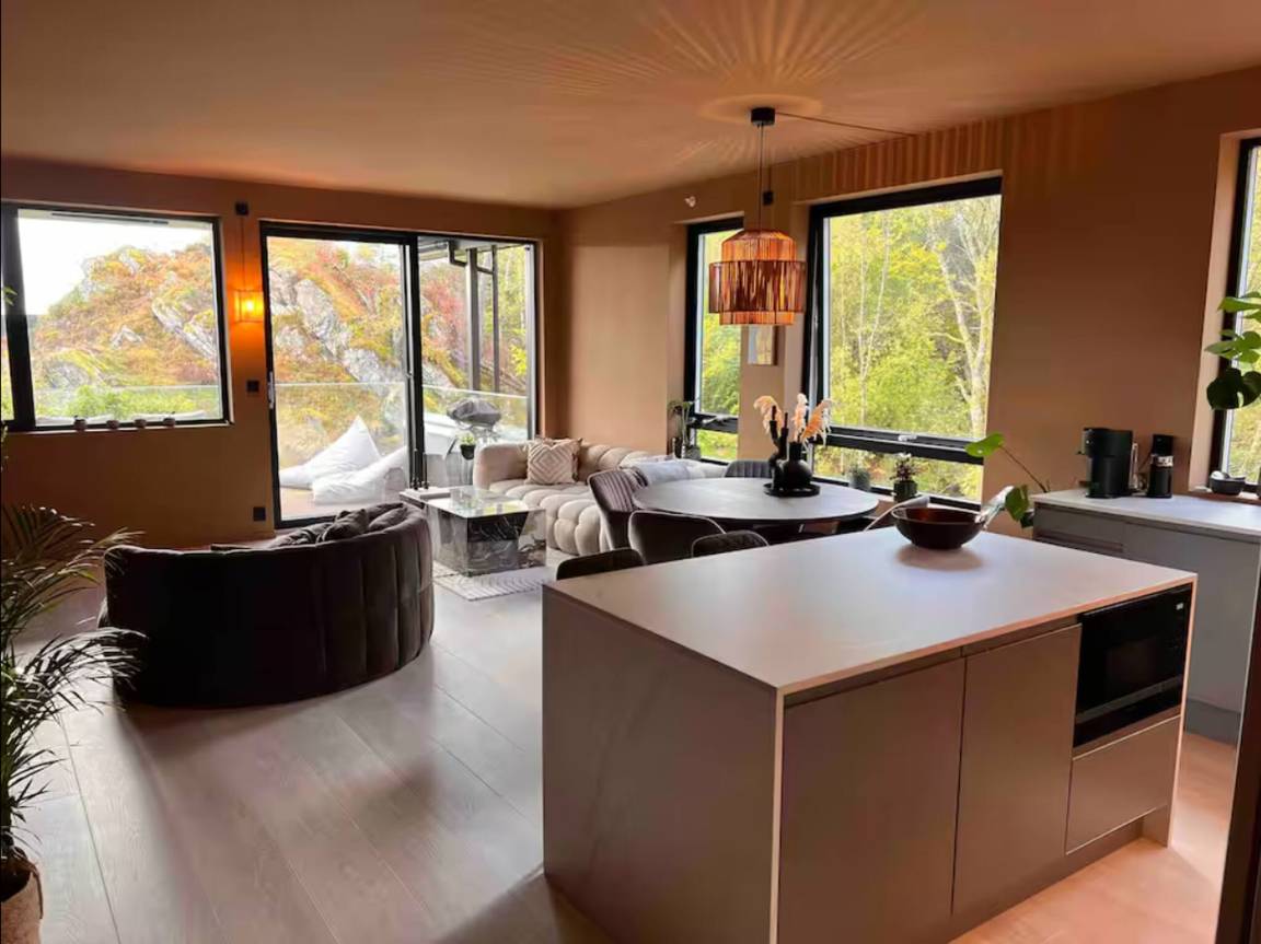 92 M² Huoneisto ∙ 2 Makuuhuonetta ∙ 3 Vierasta - Bergen