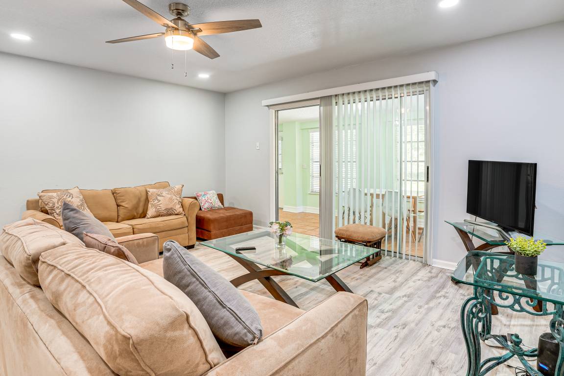 157 M² House ∙ 3 Bedrooms ∙ 15 Guests - Lakeland, FL