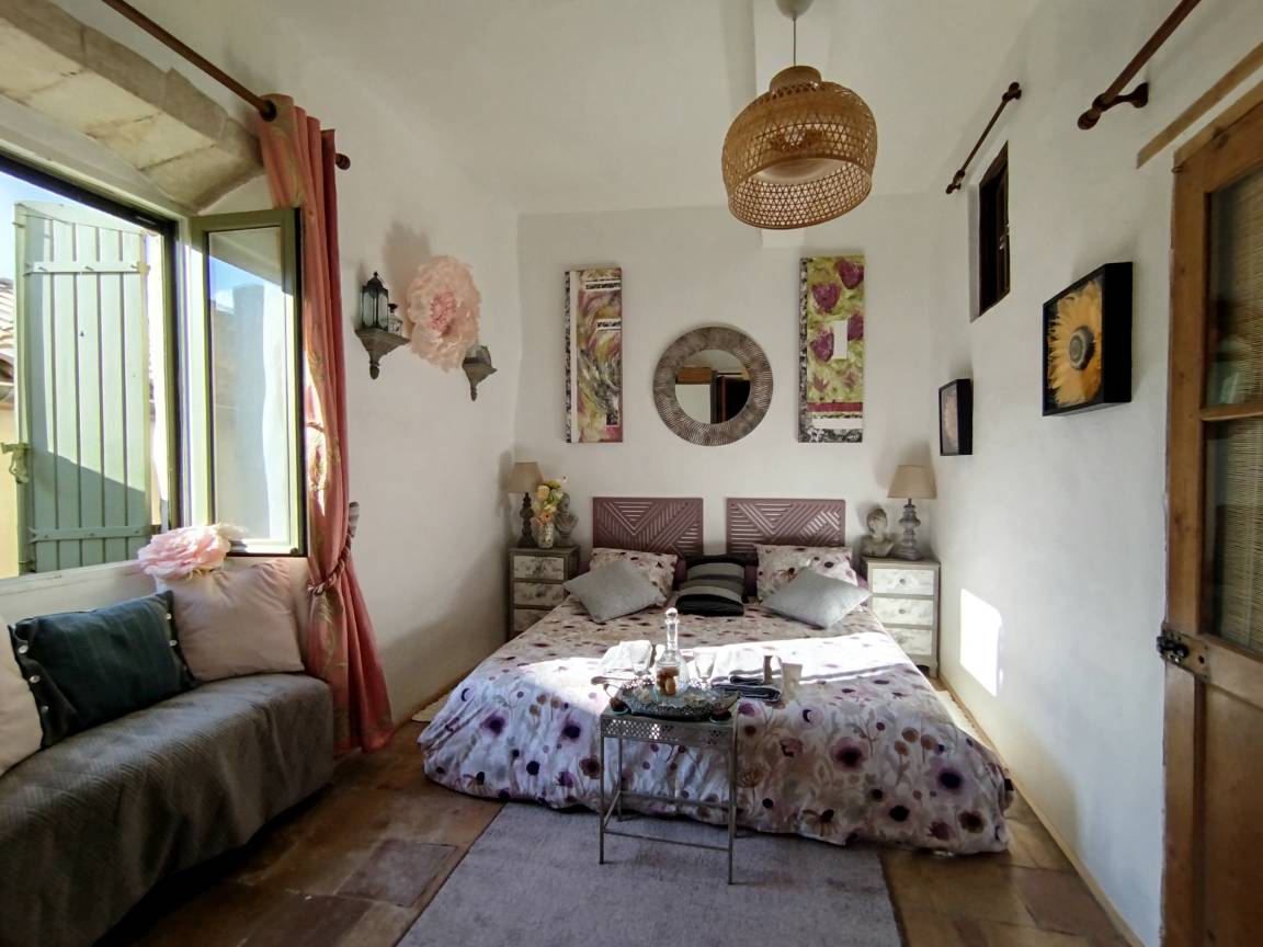 100 M² Chambre D'hôtes ∙ 1 Chambre ∙ 2 Personnes - Castillon-du-Gard