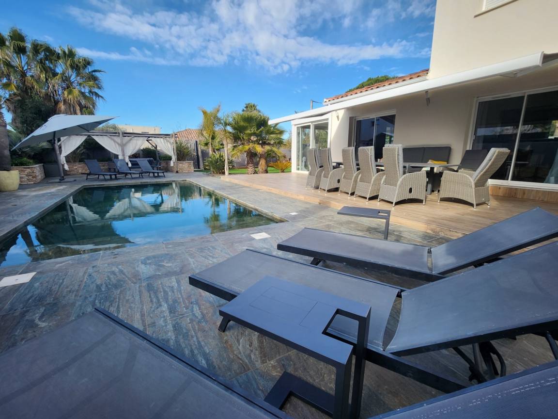 170 M² Villa ∙ 5 Habitaciones ∙ 10 Huéspedes - Agde