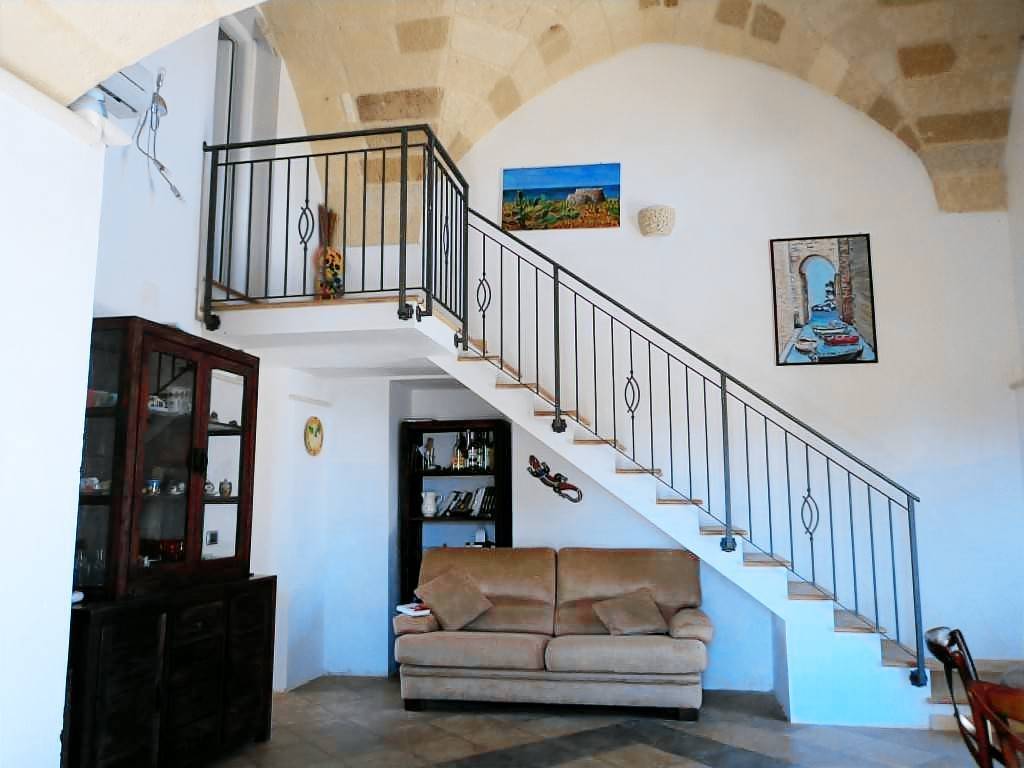 90 M² Villa ∙ 2 Bedrooms ∙ 4 Guests - Santa Cesarea Terme