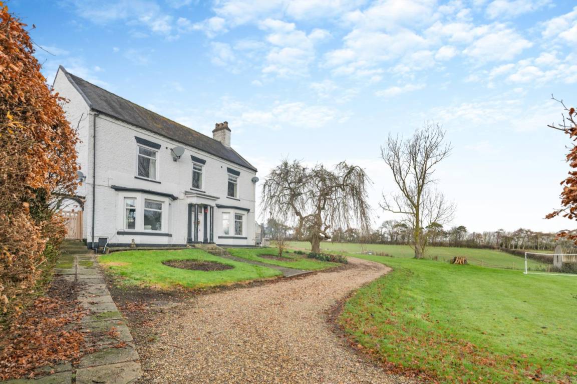 Cottage ∙ 6 Bedrooms ∙ 15 Guests - Driffield