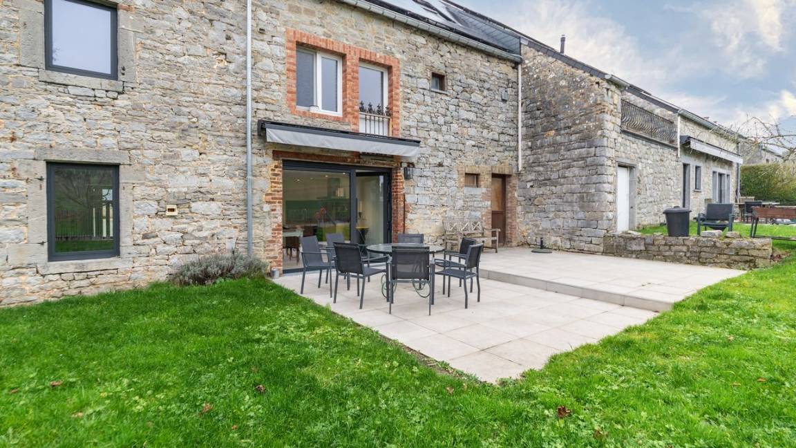 140 M² Maison De Vacances ∙ 3 Chambres ∙ 8 Personnes - Dinant