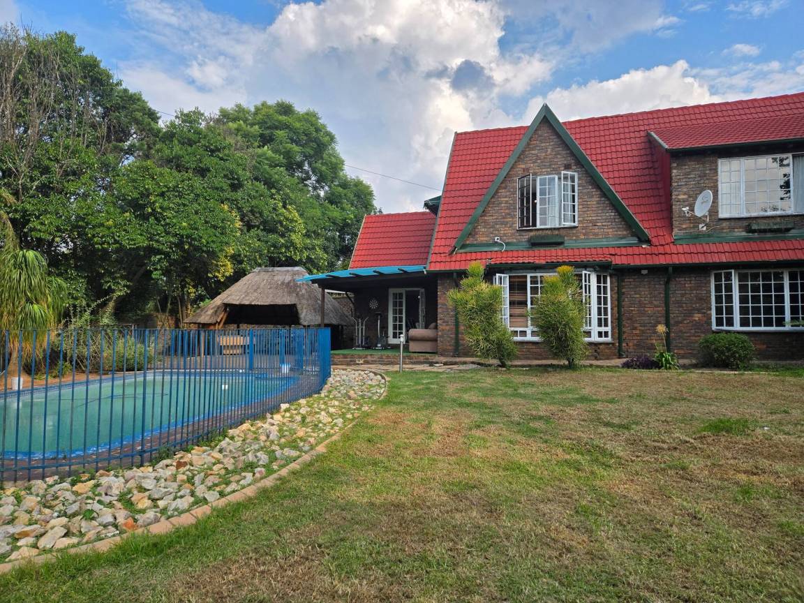250 M² Casa Vacanza ∙ 5 Camere Da Letto ∙ 12 Ospiti - Sandton