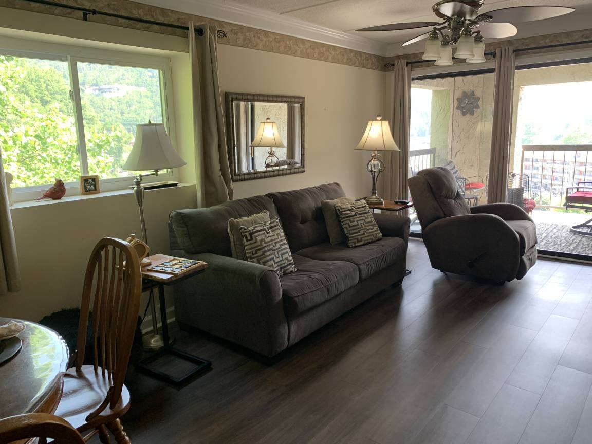 78 M² Condo ∙ 2 Bedrooms ∙ 6 Guests - Gatlinburg, TN