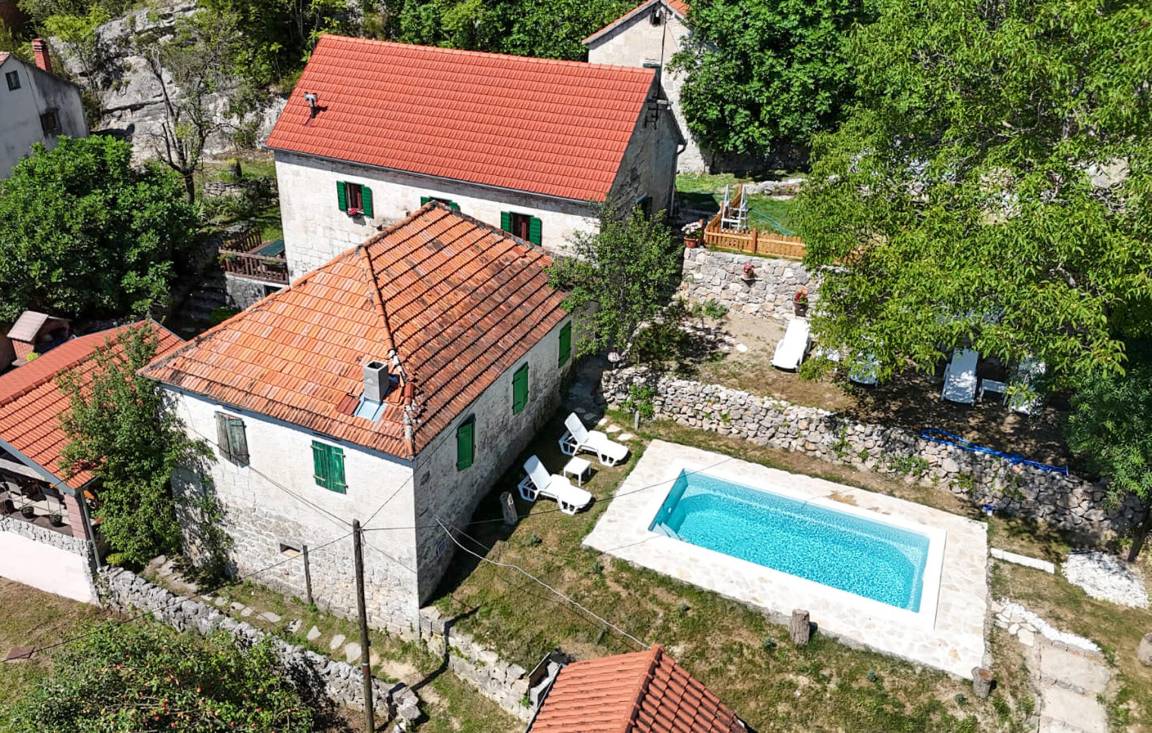 70 M² Appartement ∙ 2 Chambres ∙ 4 Personnes - Sinj