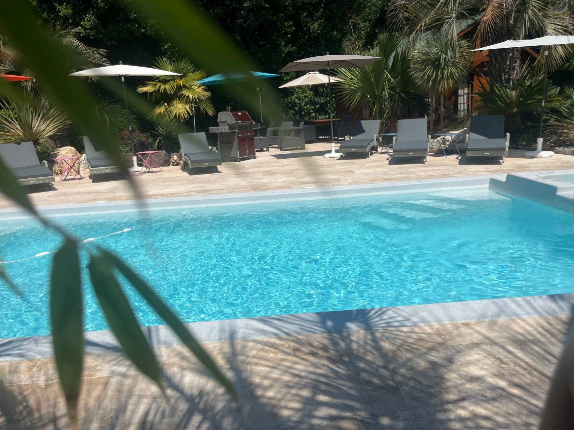 240 M² Villa ∙ 5 Chambres ∙ 14 Personnes - Alès