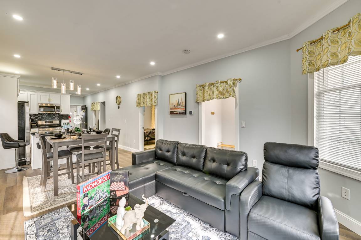 130 M² Apartment ∙ 2 Bedrooms ∙ 6 Guests - Schenectady, NY