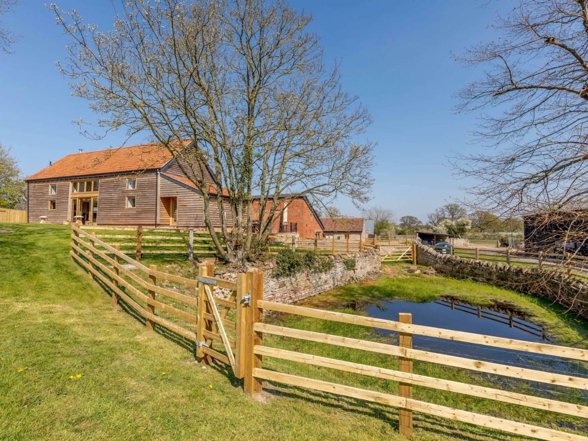 Cottage ∙ 4 Bedrooms ∙ 8 Guests - Ledbury