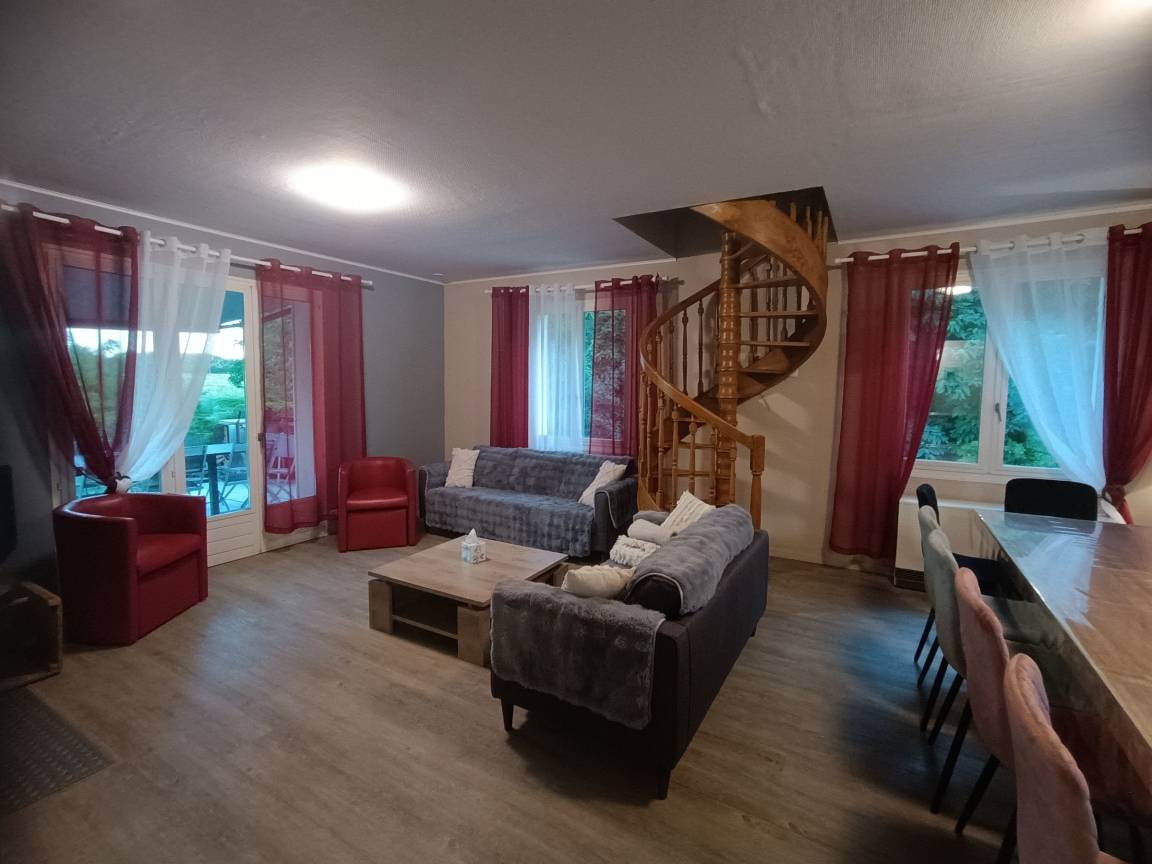 180 M² Cottage ∙ 5 Chambres ∙ 15 Personnes - La Flèche