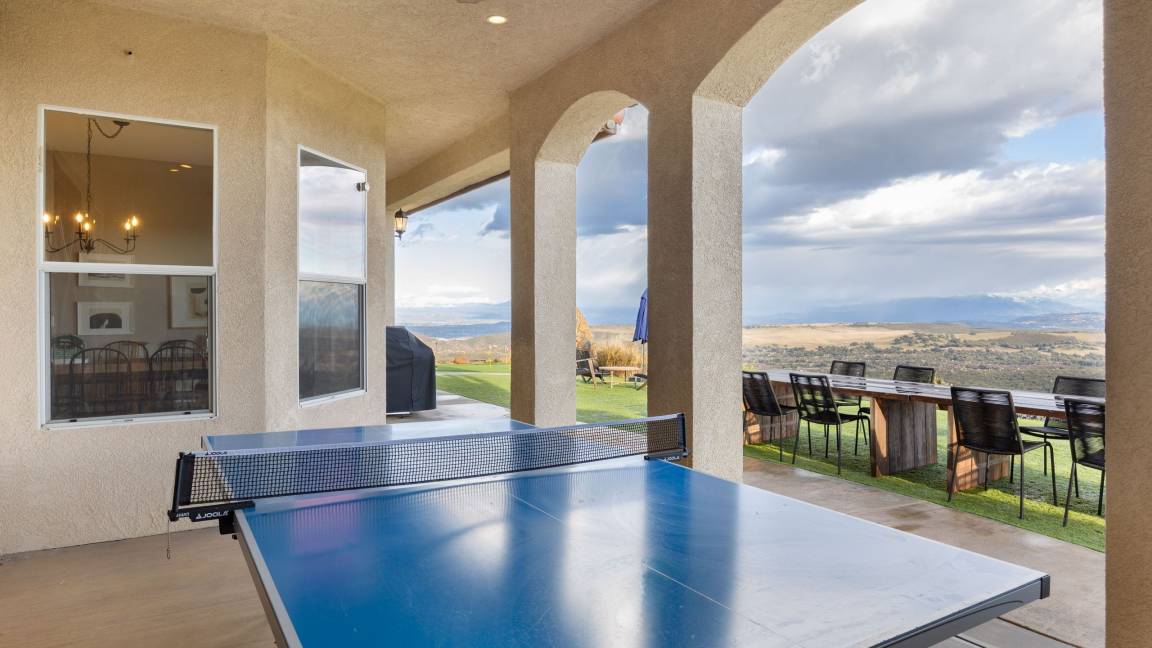 384 M² Villa ∙ 6 Bedrooms ∙ 20 Guests - Menifee, CA