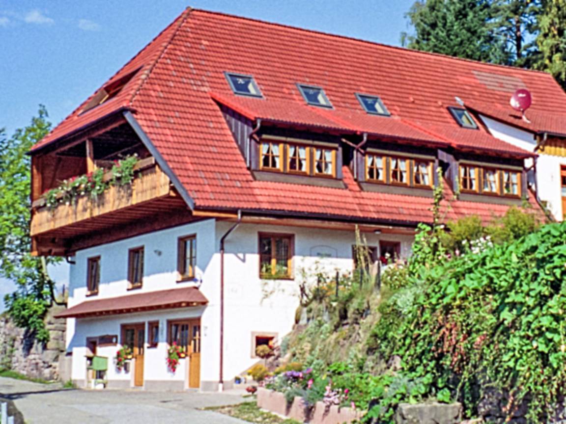 72 M² Apartment ∙ 2 Bedrooms ∙ 5 Guests - Schiltach